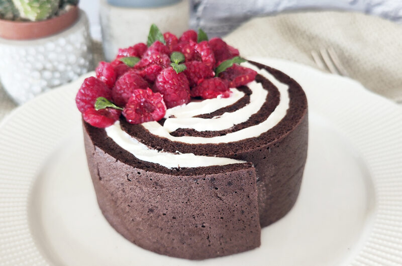 Torta girella keto al cacao senza farina: dolce top! | ketoalessia.com