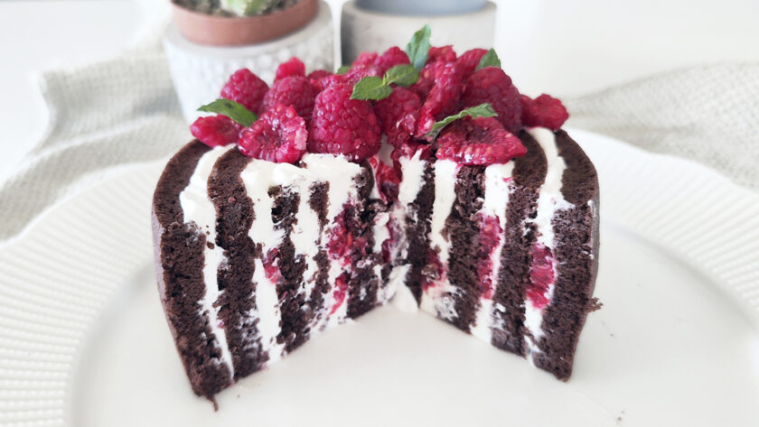 Torta girella keto al cacao senza farina: dolce top! | ketoalessia.com