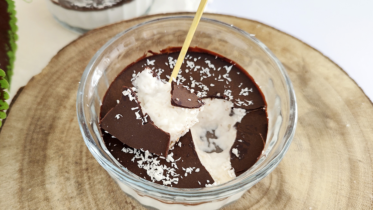 Coppette Bounty Keto: ricetta senza glutine e uova | ketoalessia.com